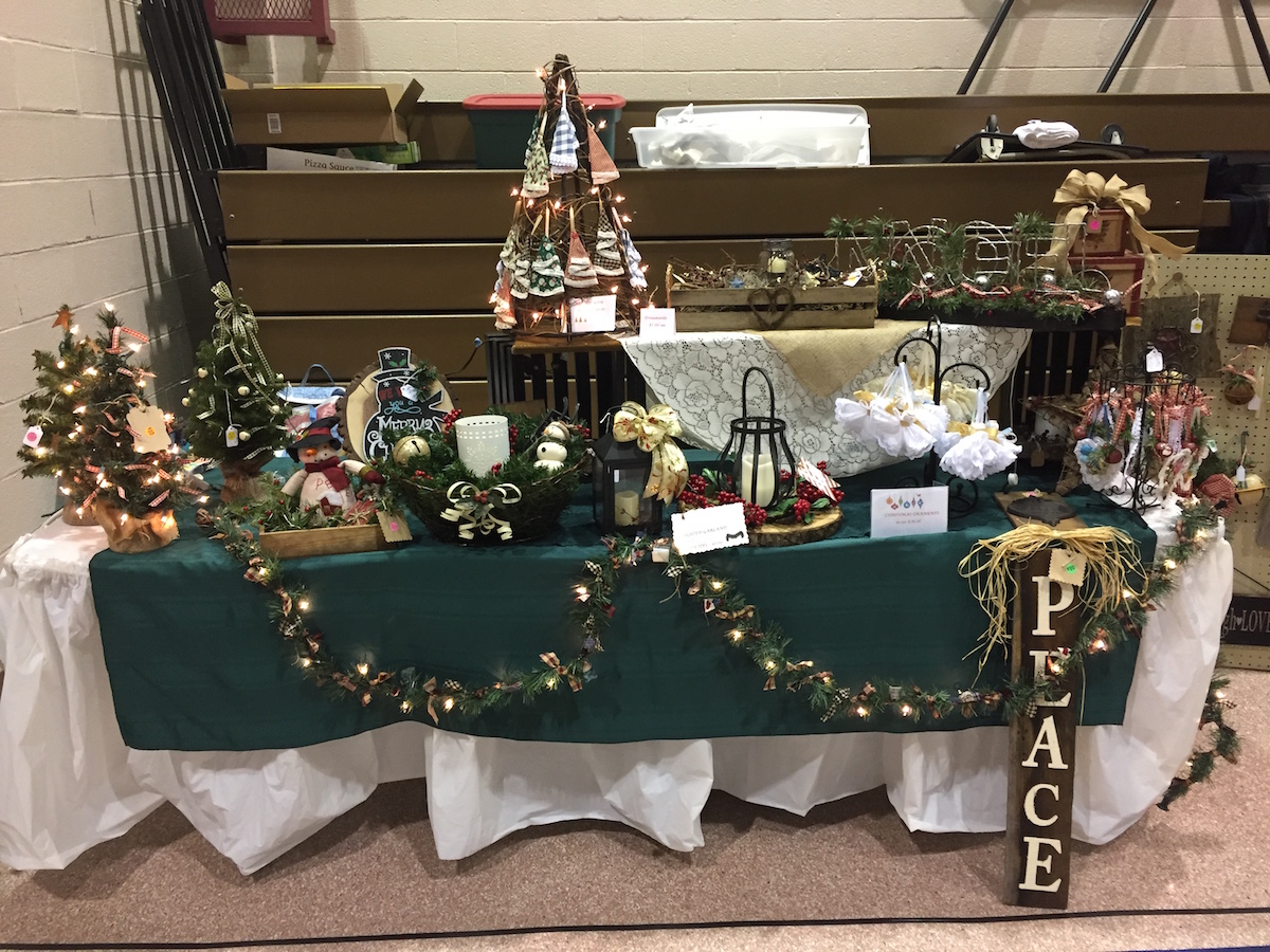 Social Service League hosts Christmas-themed craft show - The Yellow Jacket