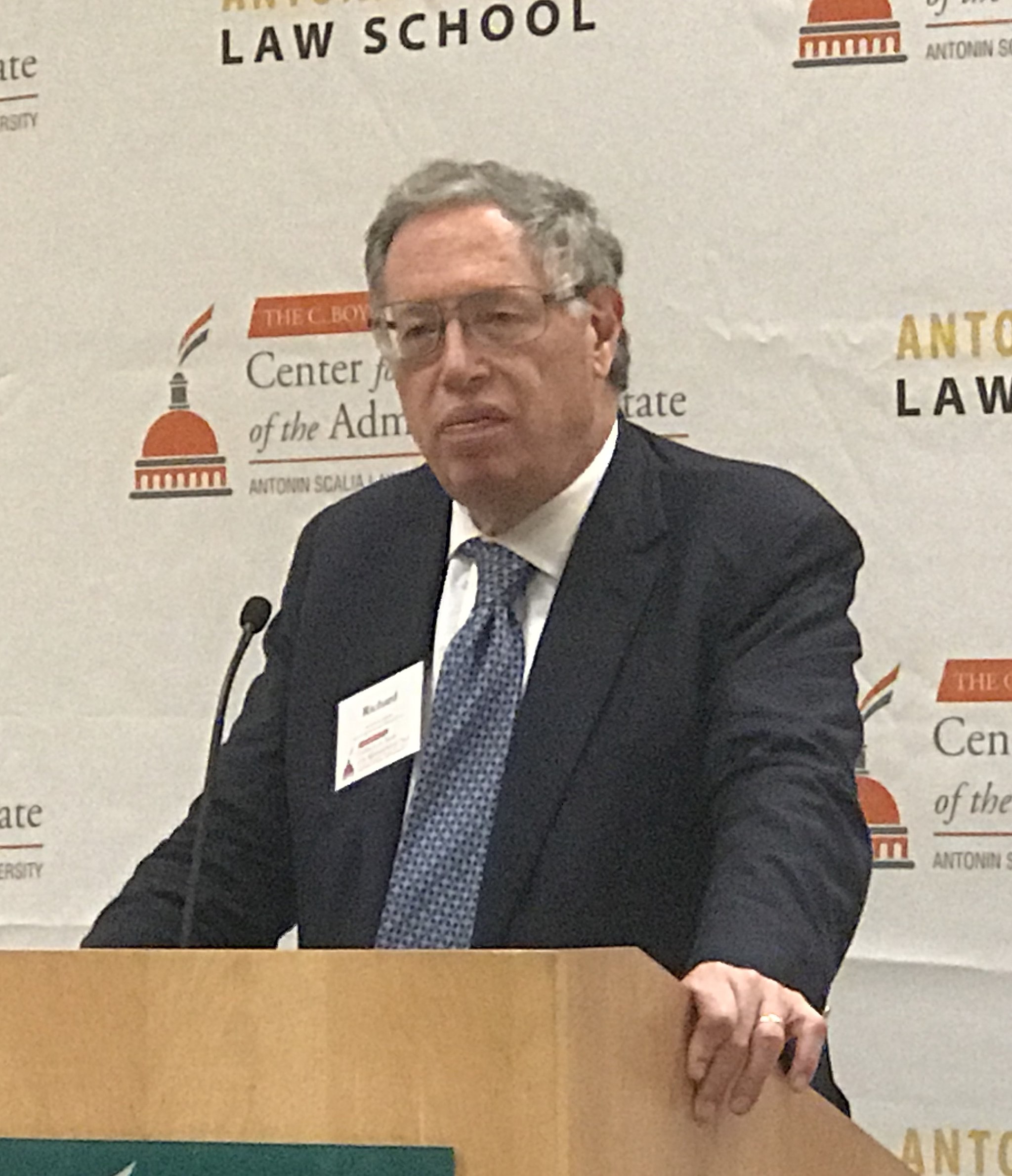 Dr. Richard Epstein speaks to students - The Yellow Jacket