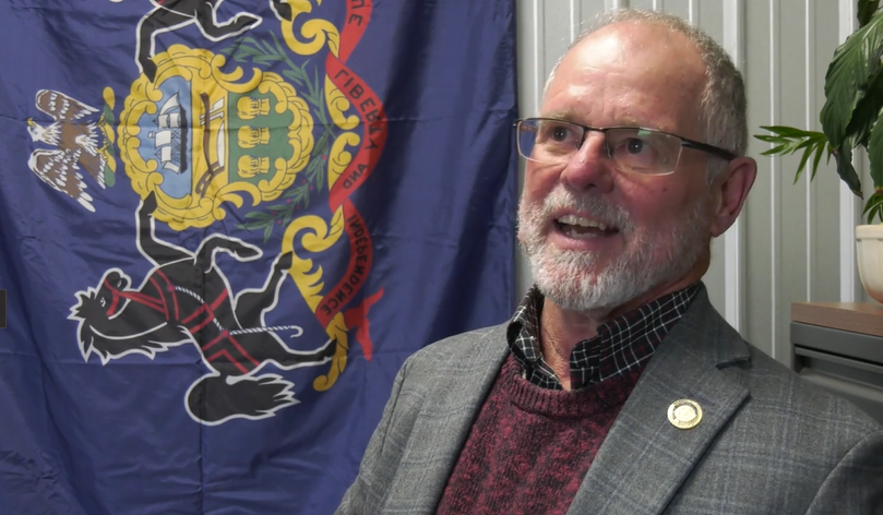 Cook hosts grant seminar - The Yellow Jacket